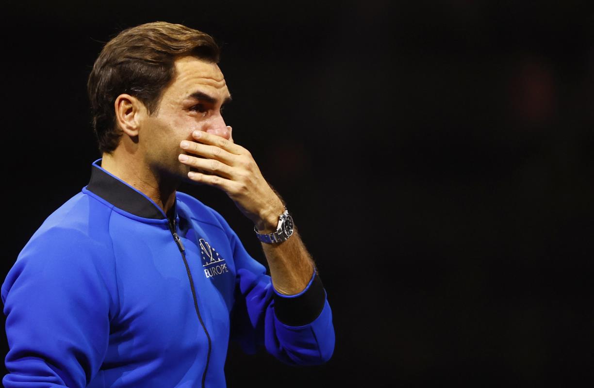 Tears flow as curtain comes down on Federer's glittering career
